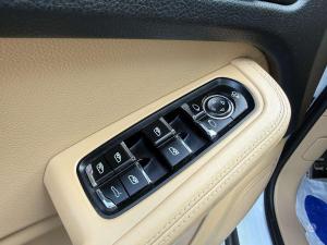 Balts Porsche Macan 2017 Viļņa, ar dzinēja tilpumu 1.98 L un nobraukumu 136 tūkst. km par 21499 €, foto 17 vietnē AUTOMOTO.COM.LV