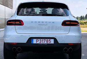 White Porsche Macan 2017 in Siauliai, with an engine capacity of 3.00 L and mileage of 190 thousand km for 23150 €, photo 6 on AUTOMOTO.COM.LV