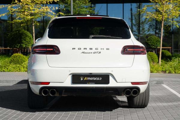 White Porsche Macan 2018 in Vilnius, with an engine capacity of 3.00 L and mileage of 77 thousand km for 41000 €, photo 11 on AUTOMOTO.COM.LV