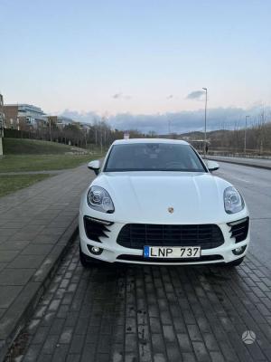 White Porsche Macan 2018 in Vilnius, with an engine capacity of 2.00 L and mileage of 64 thousand km for 30500 €, photo  on AUTOMOTO.COM.LV