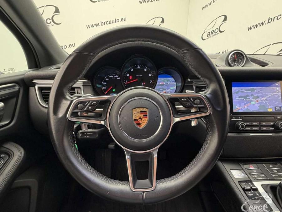 White Porsche Macan 2018 in Vilnius, with an engine capacity of 1.98 L and mileage of 58 thousand km for 28900 €, photo 28 on AUTOMOTO.COM.LV