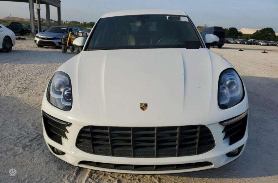 Balts Porsche Macan 2018 Klaipėda, ar dzinēja tilpumu 1.98 L un nobraukumu 85 tūkst. km par 12900 €, foto 1 vietnē AUTOMOTO.COM.LV