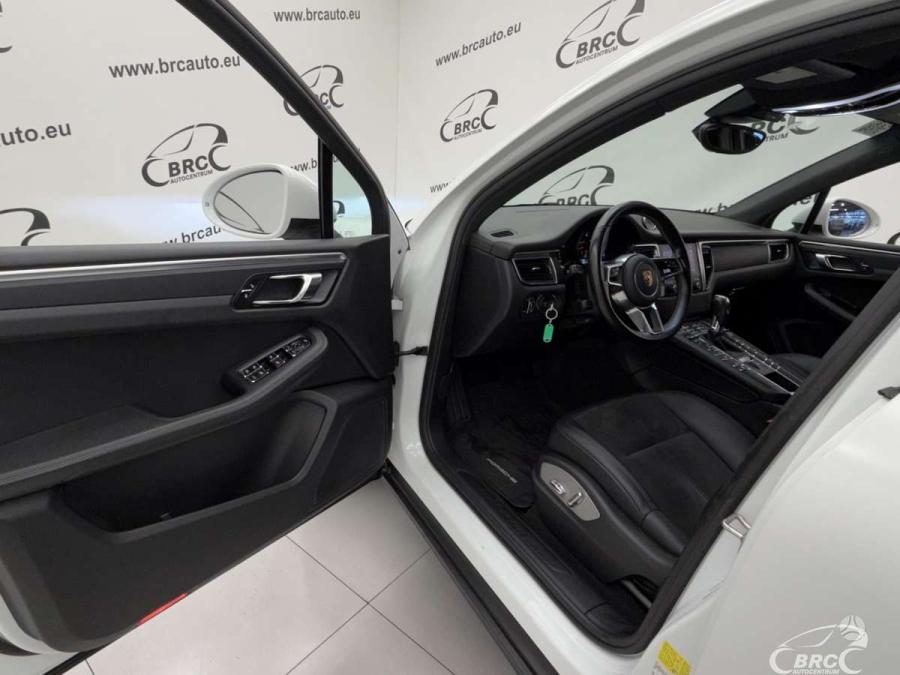 White Porsche Macan 2018 in Vilnius, with an engine capacity of 1.98 L and mileage of 58 thousand km for 27900 €, photo 19 on AUTOMOTO.COM.LV