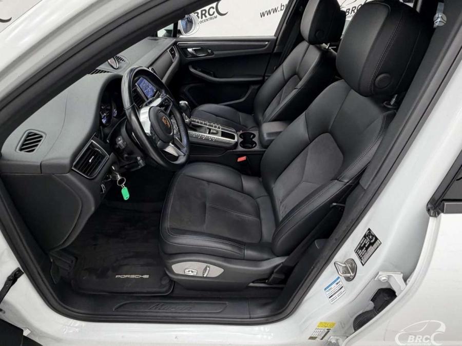 White Porsche Macan 2018 in Vilnius, with an engine capacity of 1.98 L and mileage of 58 thousand km for 27900 €, photo 22 on AUTOMOTO.COM.LV
