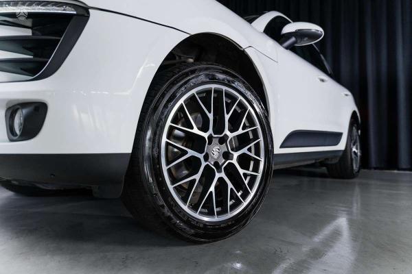 Balts Porsche Macan 2018 Viļņa, ar dzinēja tilpumu 1.98 L un nobraukumu 66 tūkst. km par 28000 €, foto 9 vietnē AUTOMOTO.COM.LV