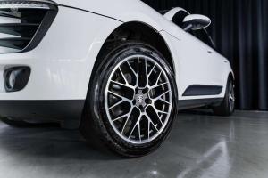 Balts Porsche Macan 2018 Viļņa, ar dzinēja tilpumu 1.98 L un nobraukumu 66 tūkst. km par 28000 €, foto 10 vietnē AUTOMOTO.COM.LV