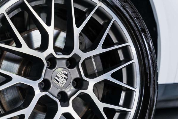 Balts Porsche Macan 2018 Viļņa, ar dzinēja tilpumu 1.98 L un nobraukumu 66 tūkst. km par 28000 €, foto 10 vietnē AUTOMOTO.COM.LV