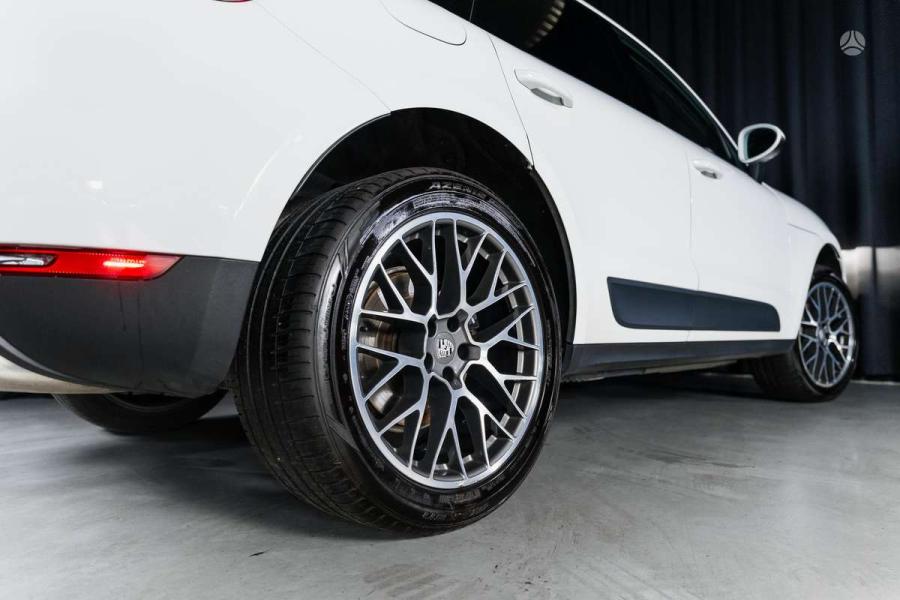 Balts Porsche Macan 2018 Viļņa, ar dzinēja tilpumu 1.98 L un nobraukumu 66 tūkst. km par 28000 €, foto 12 vietnē AUTOMOTO.COM.LV