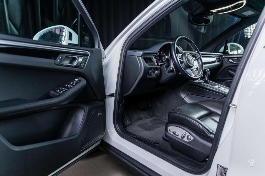 Balts Porsche Macan 2018 Viļņa, ar dzinēja tilpumu 1.98 L un nobraukumu 66 tūkst. km par 28000 €, foto 17 vietnē AUTOMOTO.COM.LV