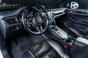 Balts Porsche Macan 2018 Viļņa, ar dzinēja tilpumu 1.98 L un nobraukumu 66 tūkst. km par 28000 €, foto 19 vietnē AUTOMOTO.COM.LV