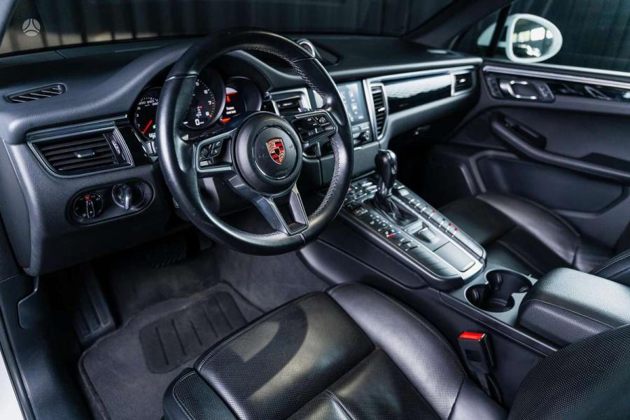 Balts Porsche Macan 2018 Viļņa, ar dzinēja tilpumu 1.98 L un nobraukumu 66 tūkst. km par 28000 €, foto 19 vietnē AUTOMOTO.COM.LV