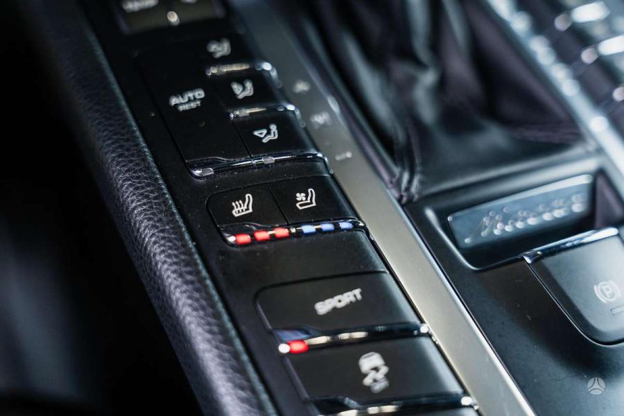 Balts Porsche Macan 2018 Viļņa, ar dzinēja tilpumu 1.98 L un nobraukumu 66 tūkst. km par 28000 €, foto 27 vietnē AUTOMOTO.COM.LV
