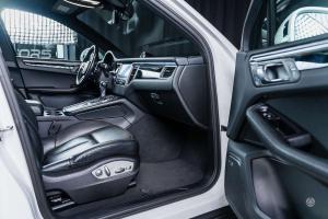 Balts Porsche Macan 2018 Viļņa, ar dzinēja tilpumu 1.98 L un nobraukumu 66 tūkst. km par 28000 €, foto 28 vietnē AUTOMOTO.COM.LV