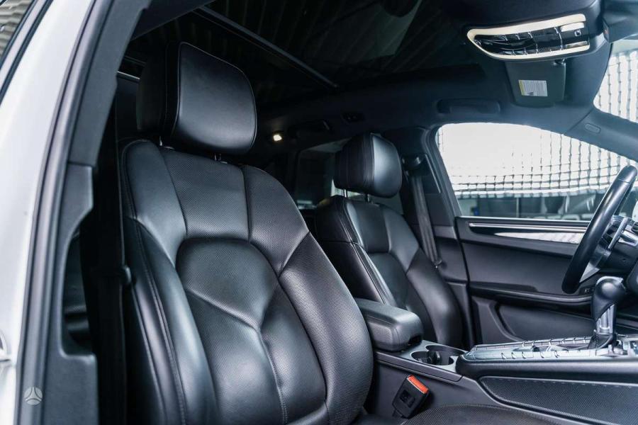 Balts Porsche Macan 2018 Viļņa, ar dzinēja tilpumu 1.98 L un nobraukumu 66 tūkst. km par 28000 €, foto 29 vietnē AUTOMOTO.COM.LV