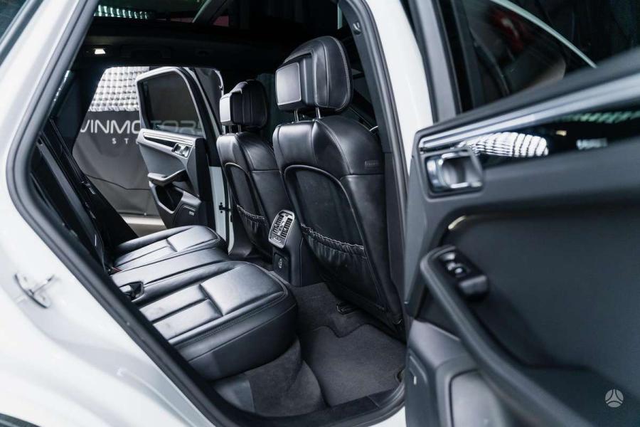 Balts Porsche Macan 2018 Viļņa, ar dzinēja tilpumu 1.98 L un nobraukumu 66 tūkst. km par 28000 €, foto 32 vietnē AUTOMOTO.COM.LV