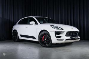 White Porsche Macan 2018 in Vilnius, with an engine capacity of 3.00 L and mileage of 77 thousand km for 37000 €, photo 4 on AUTOMOTO.COM.LV