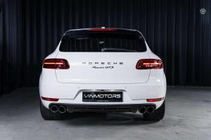 White Porsche Macan 2018 in Vilnius, with an engine capacity of 3.00 L and mileage of 77 thousand km for 37000 €, photo 6 on AUTOMOTO.COM.LV