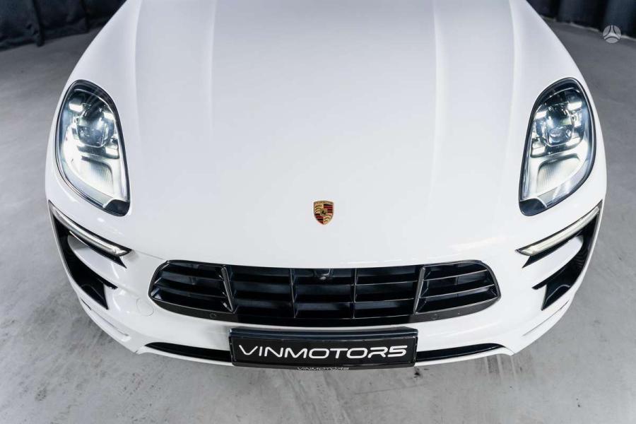 White Porsche Macan 2018 in Vilnius, with an engine capacity of 3.00 L and mileage of 77 thousand km for 37000 €, photo 15 on AUTOMOTO.COM.LV