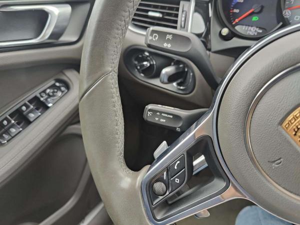 Balts Porsche Macan 2018 Viļņa, ar dzinēja tilpumu 3.00 L un nobraukumu 111 tūkst. km par 28450 €, foto 9 vietnē AUTOMOTO.COM.LV