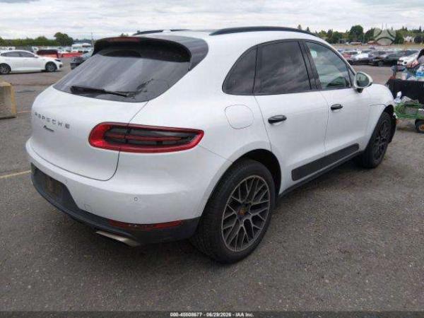 Balts Porsche Macan 2018 Klaipėda, ar dzinēja tilpumu 0.00 L un nobraukumu 72 tūkst. km par 11200 €, foto 4 vietnē AUTOMOTO.COM.LV