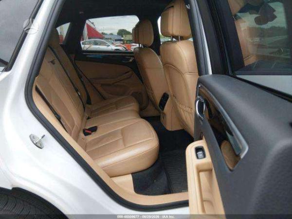 Balts Porsche Macan 2018 Klaipėda, ar dzinēja tilpumu 0.00 L un nobraukumu 72 tūkst. km par 11200 €, foto 8 vietnē AUTOMOTO.COM.LV