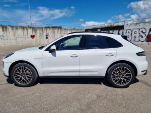 White Porsche Macan 2018 in Vilnius, with an engine capacity of 3.00 L and mileage of 130 thousand km for 27600 €, photo 7 on AUTOMOTO.COM.LV