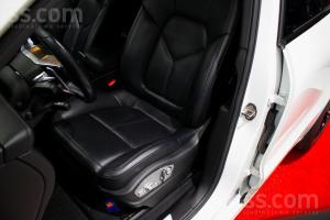 Balts Porsche Macan 2018 Rīga, ar dzinēja tilpumu 3.00 L un nobraukumu 115 tūkst. km par 45000 €, foto 12 vietnē AUTOMOTO.COM.LV
