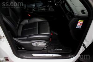 Balts Porsche Macan 2018 Rīga, ar dzinēja tilpumu 3.00 L un nobraukumu 115 tūkst. km par 45000 €, foto 21 vietnē AUTOMOTO.COM.LV