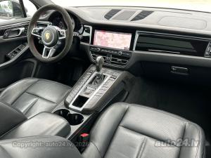 White Porsche Macan 2019 in Tartu, with an engine capacity of 3.00 L and mileage of 108 thousand km for 49950 €, photo 5 on AUTOMOTO.COM.LV