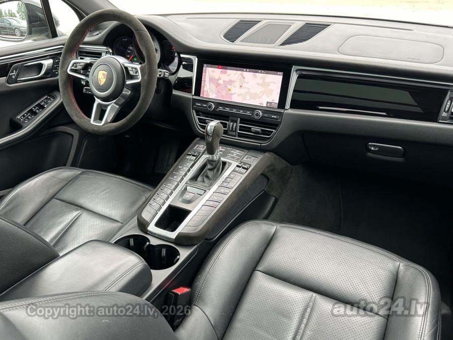 White Porsche Macan 2019 in Tartu, with an engine capacity of 3.00 L and mileage of 108 thousand km for 49950 €, photo 5 on AUTOMOTO.COM.LV