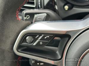 White Porsche Macan 2019 in Tartu, with an engine capacity of 3.00 L and mileage of 108 thousand km for 49950 €, photo 11 on AUTOMOTO.COM.LV