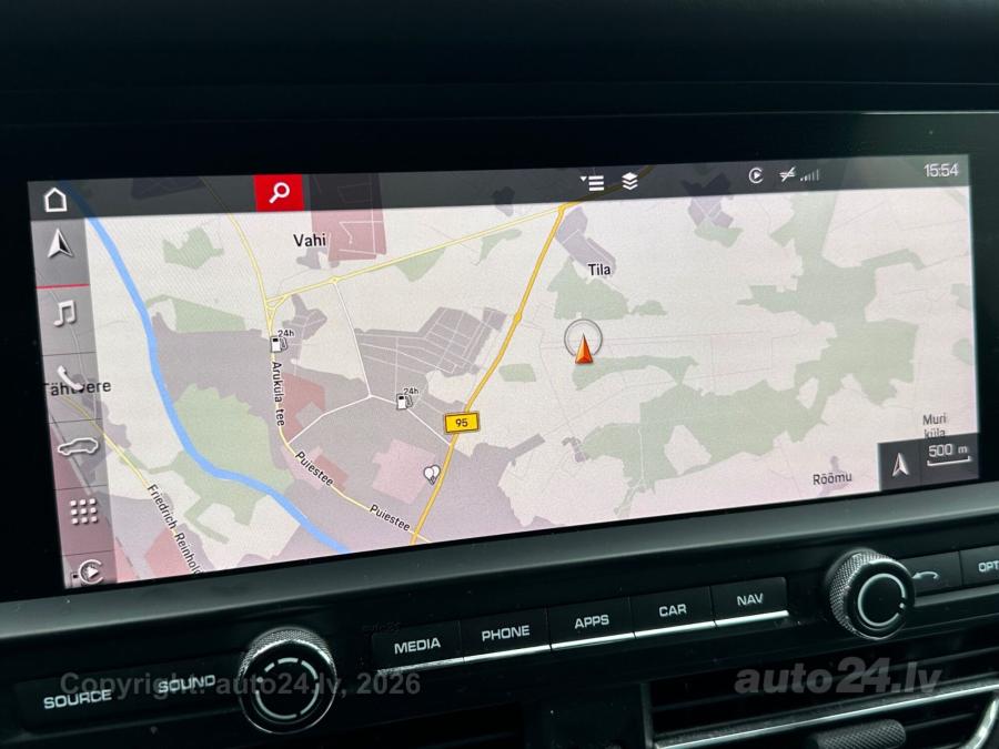White Porsche Macan 2019 in Tartu, with an engine capacity of 3.00 L and mileage of 108 thousand km for 49950 €, photo 13 on AUTOMOTO.COM.LV