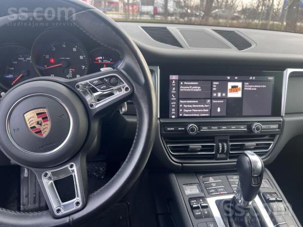 White Porsche Macan 2019 in Riga, with an engine capacity of 2.00 L and mileage of 103 thousand km for 37500 €, photo 10 on AUTOMOTO.COM.LV