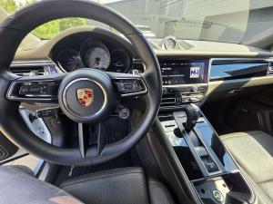 White Porsche Macan 2019 in Marijampole, with an engine capacity of 3.00 L and mileage of 83 thousand km for 29999 €, photo 4 on AUTOMOTO.COM.LV