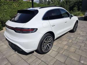 White Porsche Macan 2019 in Marijampole, with an engine capacity of 3.00 L and mileage of 83 thousand km for 29999 €, photo 8 on AUTOMOTO.COM.LV