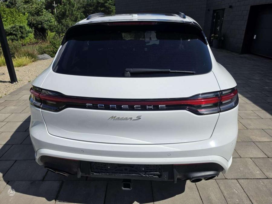 White Porsche Macan 2019 in Marijampole, with an engine capacity of 3.00 L and mileage of 83 thousand km for 29999 €, photo 9 on AUTOMOTO.COM.LV
