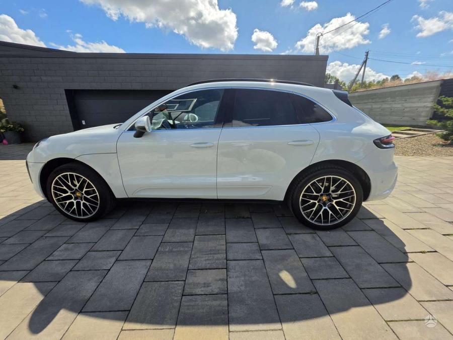 White Porsche Macan 2019 in Marijampole, with an engine capacity of 3.00 L and mileage of 83 thousand km for 29999 €, photo 10 on AUTOMOTO.COM.LV