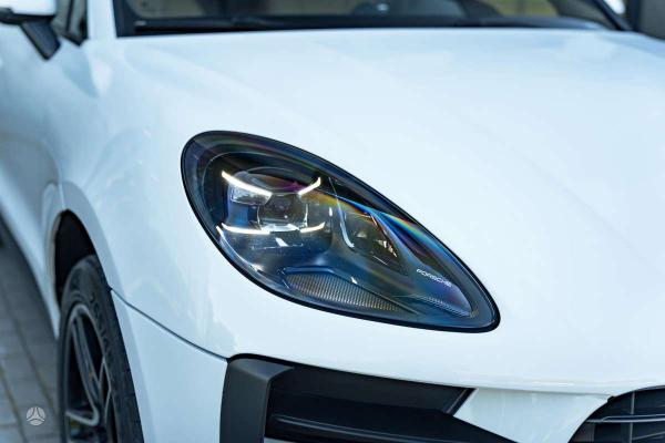 Balts Porsche Macan 2020 Klaipėda, ar dzinēja tilpumu 1.98 L un nobraukumu 58 tūkst. km par 36999 €, foto 2 vietnē AUTOMOTO.COM.LV