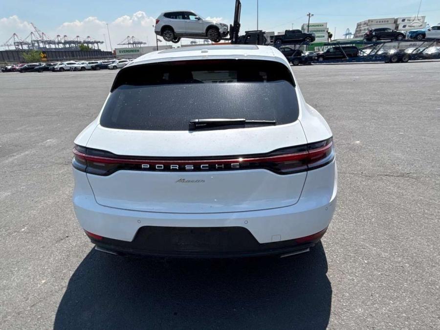Balts Porsche Macan 2020 Kauņa, ar dzinēja tilpumu 1.98 L un nobraukumu 36 tūkst. km par 24500 €, foto 4 vietnē AUTOMOTO.COM.LV