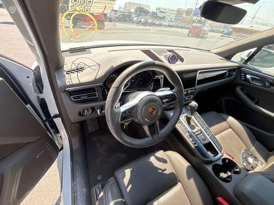 Balts Porsche Macan 2020 Kauņa, ar dzinēja tilpumu 1.98 L un nobraukumu 36 tūkst. km par 24500 €, foto 8 vietnē AUTOMOTO.COM.LV