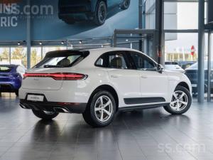 Balts Porsche Macan 2020 Rīga, ar dzinēja tilpumu 2.00 L un nobraukumu 72 tūkst. km par 37900 €, foto 4 vietnē AUTOMOTO.COM.LV