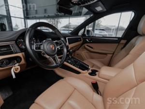 Balts Porsche Macan 2020 Rīga, ar dzinēja tilpumu 2.00 L un nobraukumu 72 tūkst. km par 37900 €, foto 5 vietnē AUTOMOTO.COM.LV