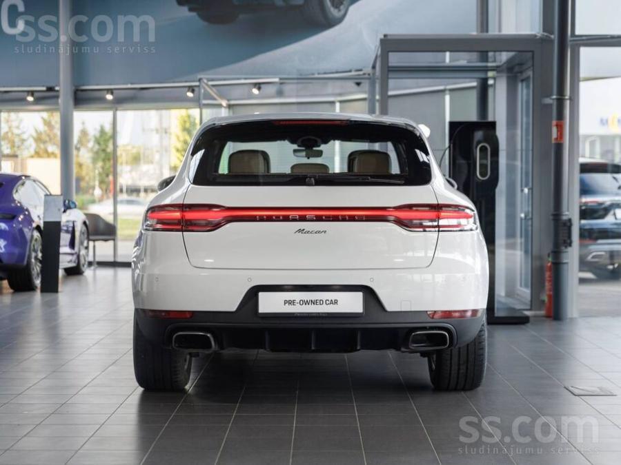 Balts Porsche Macan 2020 Rīga, ar dzinēja tilpumu 2.00 L un nobraukumu 72 tūkst. km par 37900 €, foto 7 vietnē AUTOMOTO.COM.LV
