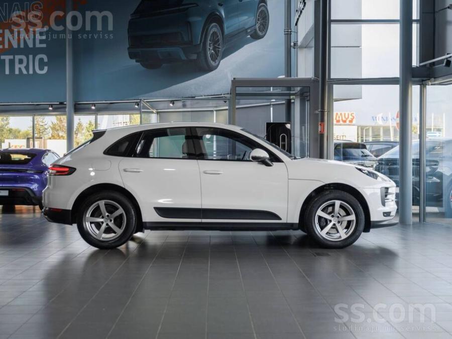 Balts Porsche Macan 2020 Rīga, ar dzinēja tilpumu 2.00 L un nobraukumu 72 tūkst. km par 37900 €, foto 8 vietnē AUTOMOTO.COM.LV