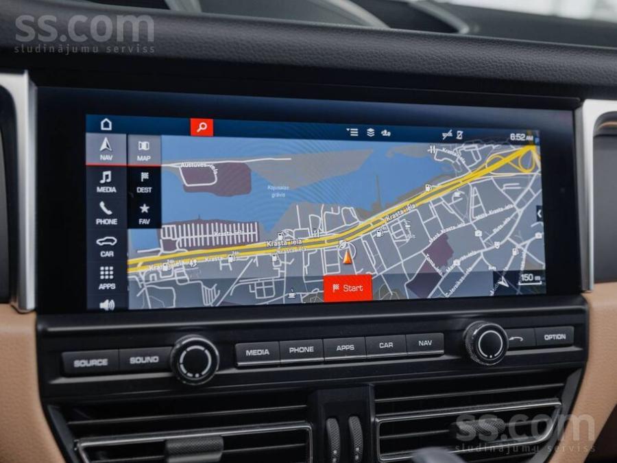 Balts Porsche Macan 2020 Rīga, ar dzinēja tilpumu 2.00 L un nobraukumu 72 tūkst. km par 37900 €, foto 25 vietnē AUTOMOTO.COM.LV