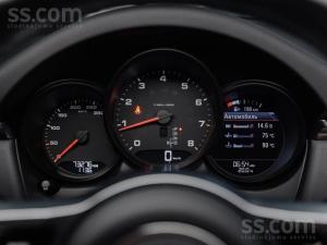 Balts Porsche Macan 2020 Rīga, ar dzinēja tilpumu 2.00 L un nobraukumu 72 tūkst. km par 37900 €, foto 27 vietnē AUTOMOTO.COM.LV