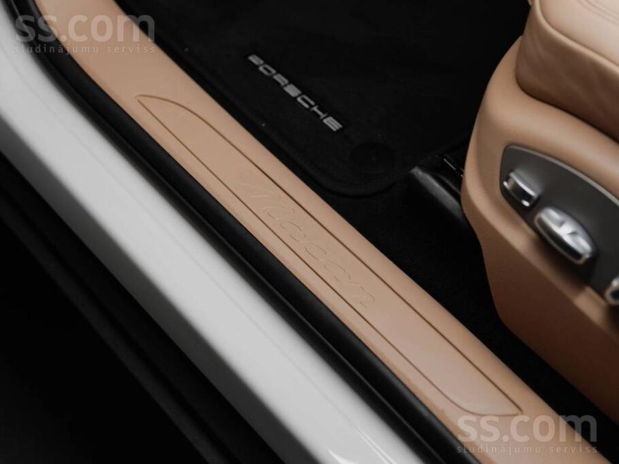 Balts Porsche Macan 2020 Rīga, ar dzinēja tilpumu 2.00 L un nobraukumu 72 tūkst. km par 37900 €, foto 35 vietnē AUTOMOTO.COM.LV