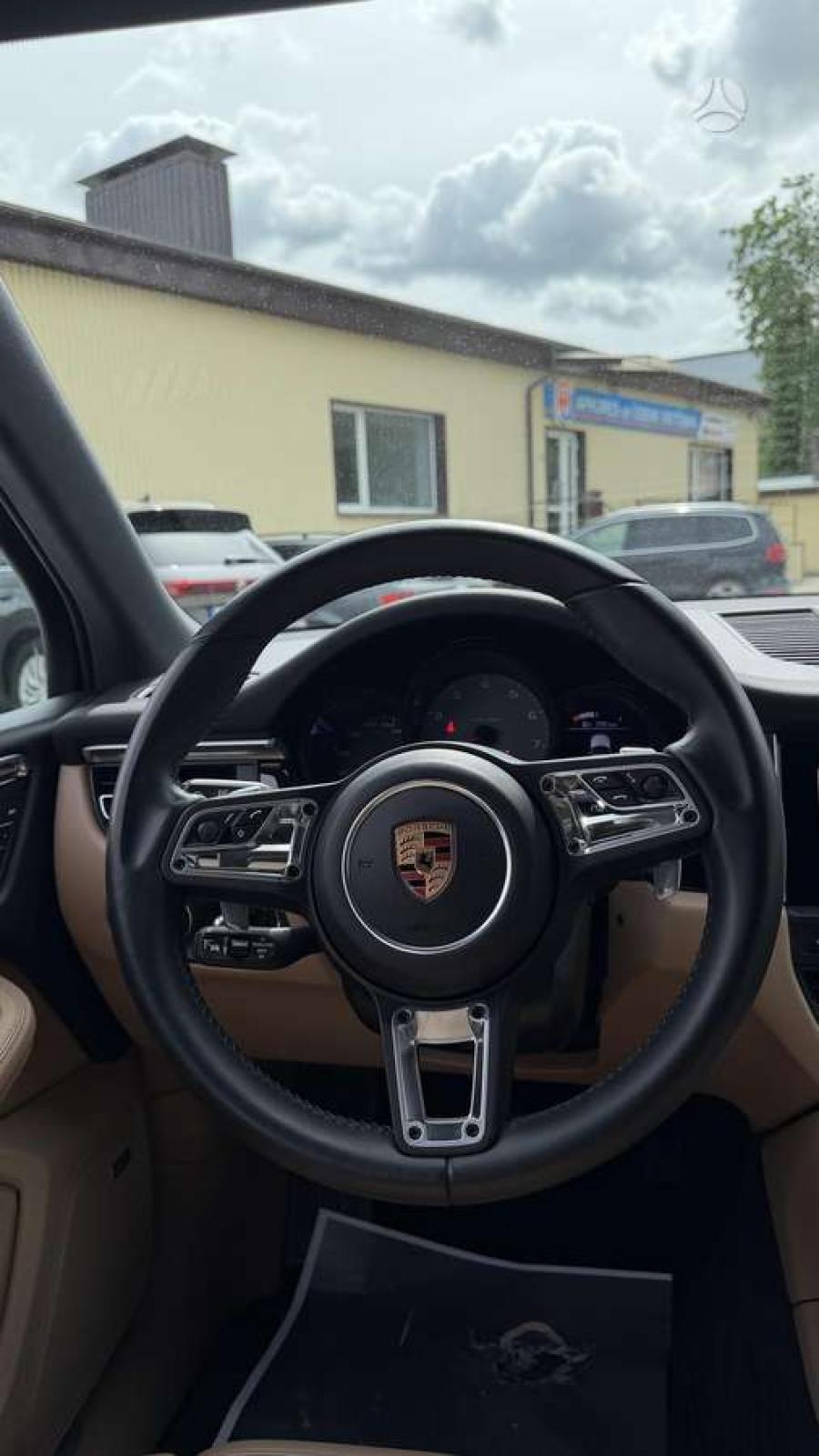 Balts Porsche Macan 2020 Rīga, ar dzinēja tilpumu 2.89 L un nobraukumu 87 tūkst. km par 42000 €, foto 6 vietnē AUTOMOTO.COM.LV
