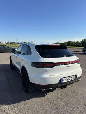White Porsche Macan 2020 in Kaunas, with an engine capacity of 1.98 L and mileage of 75 thousand km for 28800 €, photo 7 on AUTOMOTO.COM.LV