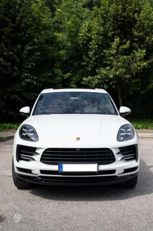 White Porsche Macan 2021 in Klaipeda, with an engine capacity of 1.98 L and mileage of 105 thousand km for 39500 €, photo 12 on AUTOMOTO.COM.LV